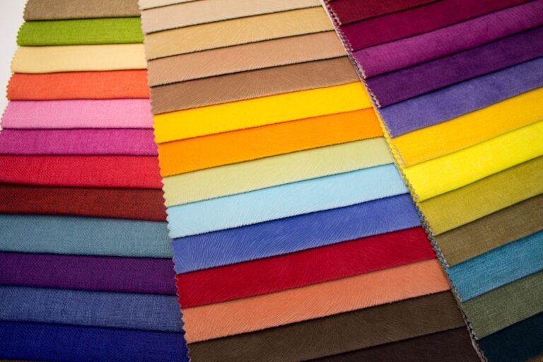 Taupe chic : top associations de couleurs pour sublimer votre intérieur